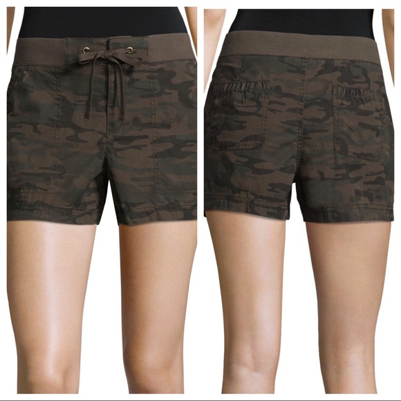 a.n.a | Shorts | Ana Shorts Camo Size Green | Poshmark